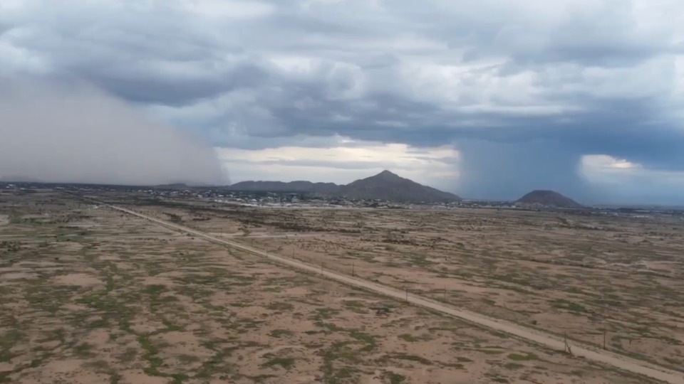 Drone Captures Giant Dust Storm in Arizona | WeatherBug