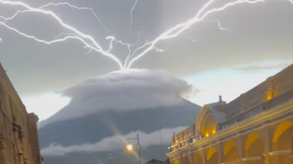 Lightning Appears to Strike From Volcano | WeatherBug