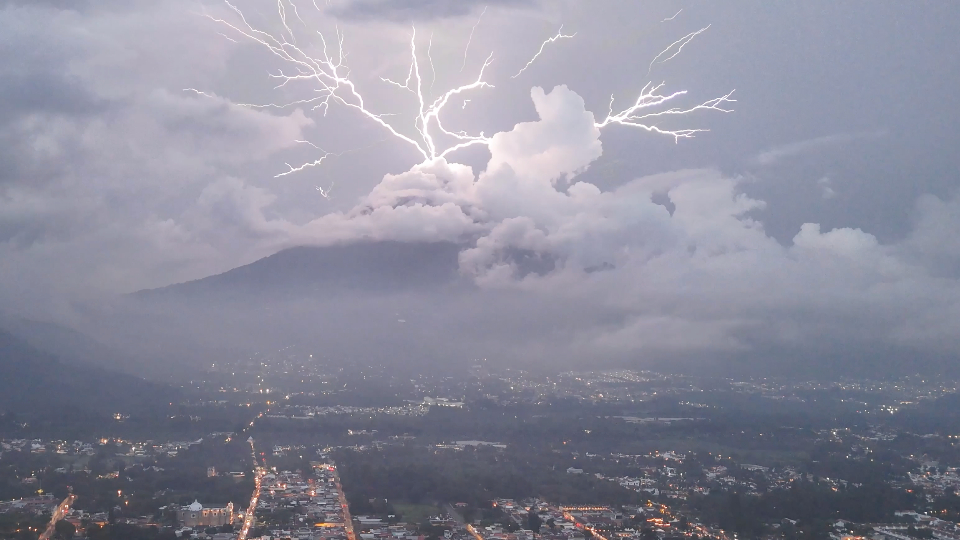 Stunning Lightning Over Guatemala Volcano | WeatherBug