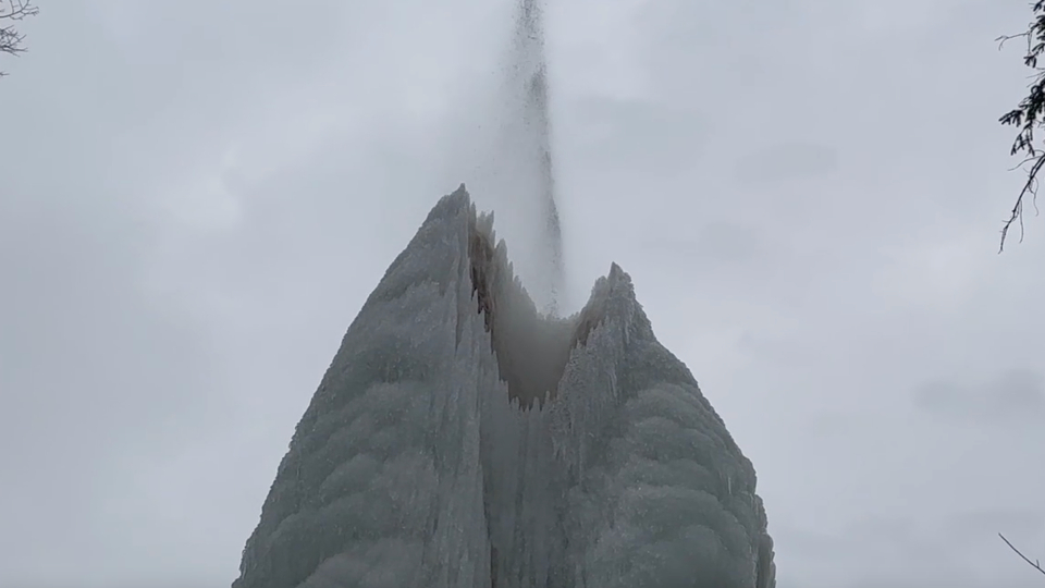 Fountain Turns Into Ice Volcano | WeatherBug