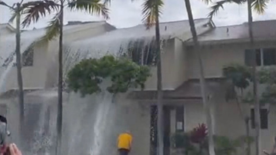 Waves Crash Over Two-Story Condos on Hawaii Island | WeatherBug