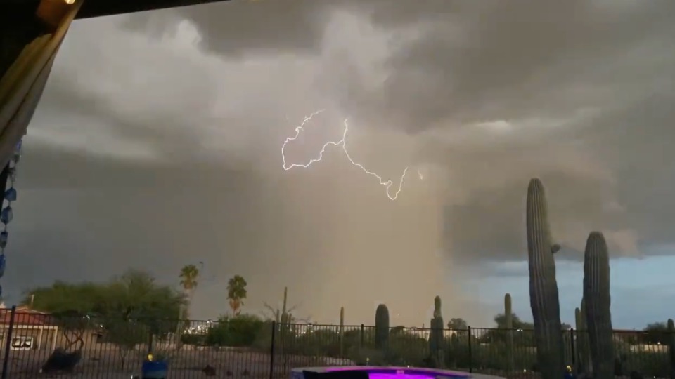 Storms Bring Isolated Downpours to Tucson | WeatherBug