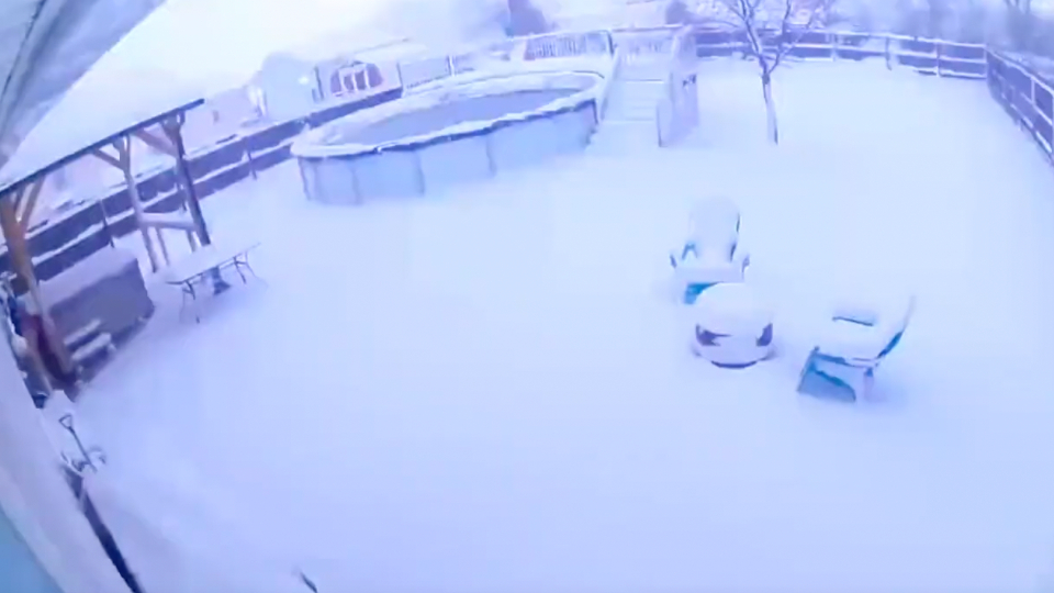 Thundersnow During Major Winter Storm | WeatherBug