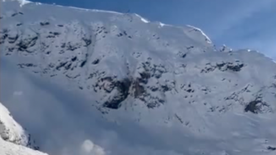 Four Rescued After Avalanche in Austria | WeatherBug