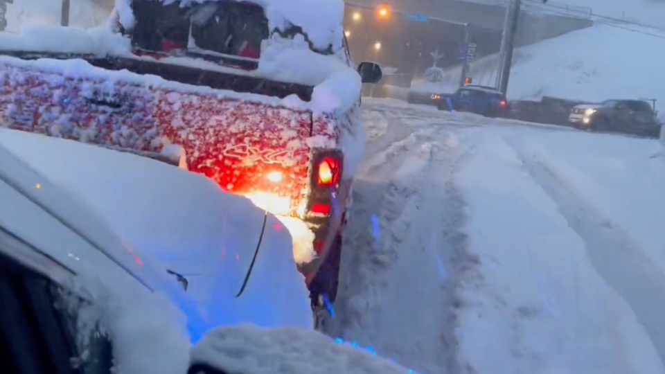Sheriff Gives Driver a Push Uphill in Snow | WeatherBug