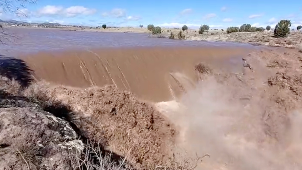 Water Gushes From Northern Arizona Dam | WeatherBug