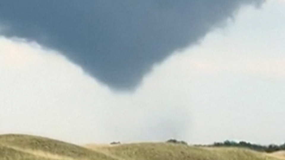 Large Tornado Sweeps Through Greater Chicago | WeatherBug