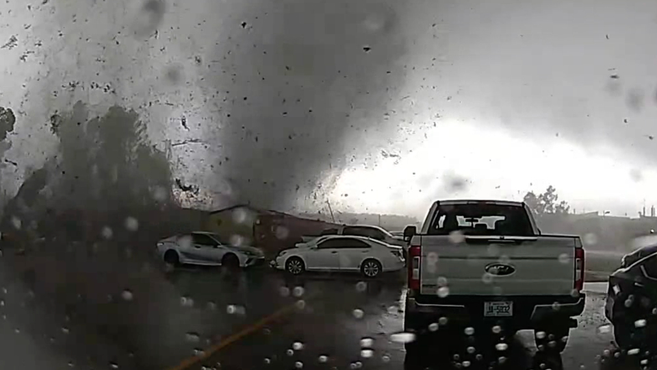 Dashcam Footage Captures EF 3 Tornado | WeatherBug