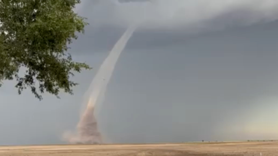 Spectacular Landspout Spotted in Kansas | WeatherBug