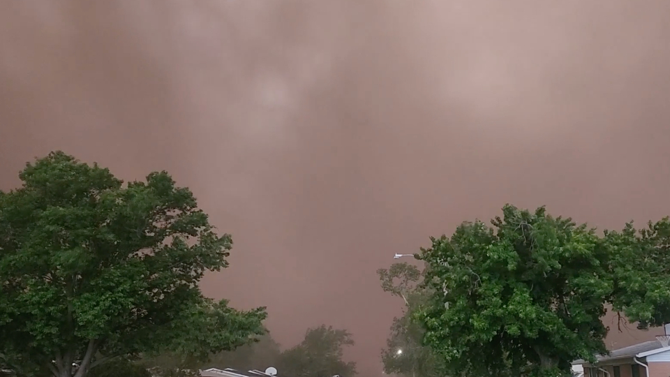 Large Dust Storm Sweeps Through Kansas | WeatherBug