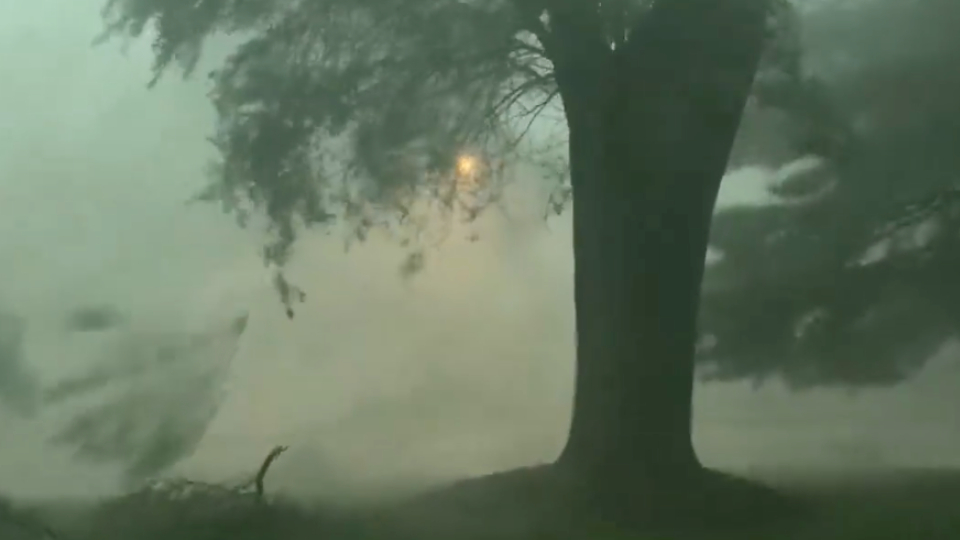 Wild Wind Hits Omaha During Powerful Storm | WeatherBug