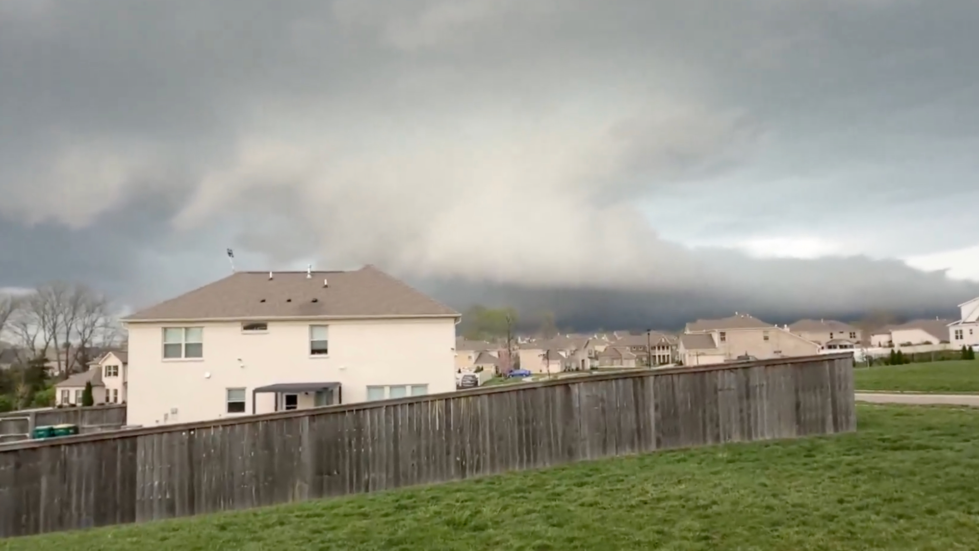 Tornado Sirens Wail in Middle Tennessee | WeatherBug