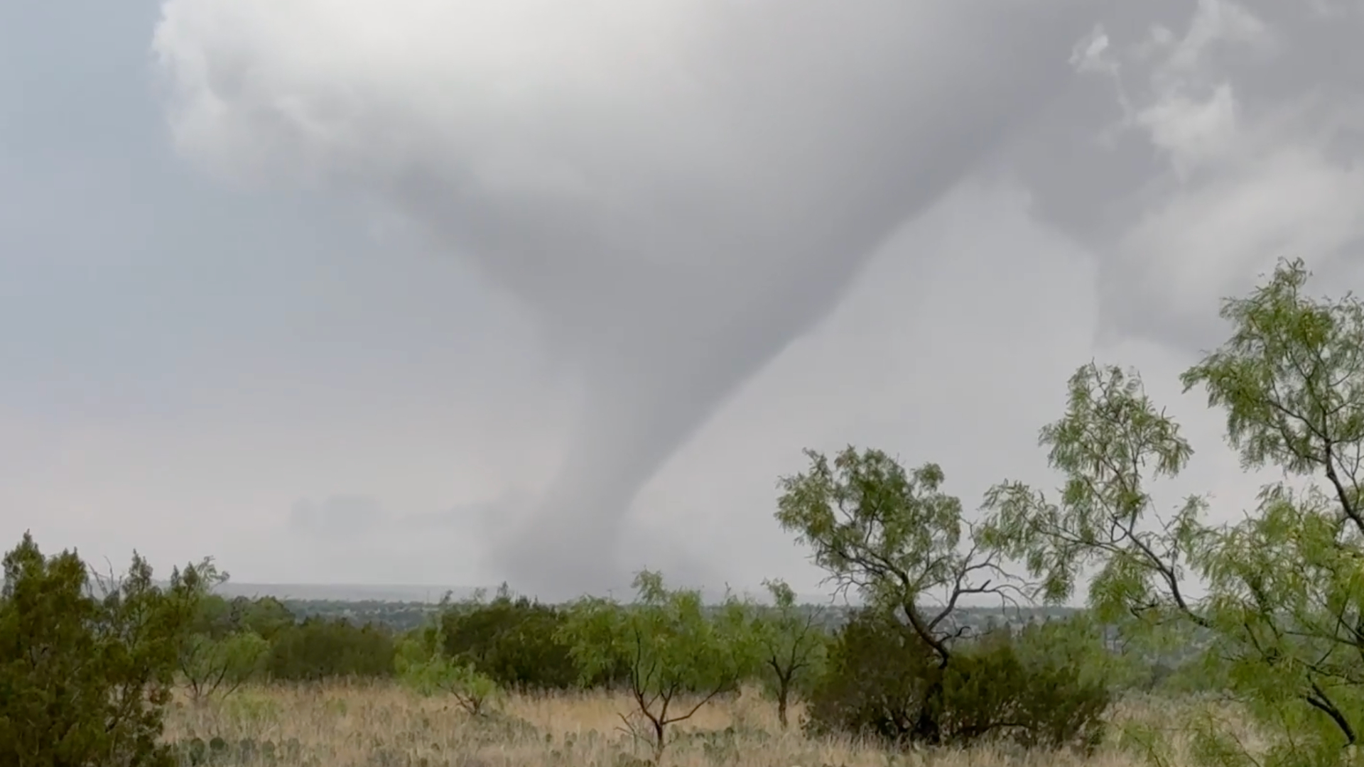 Tornado Spotted in Central Texas | WeatherBug